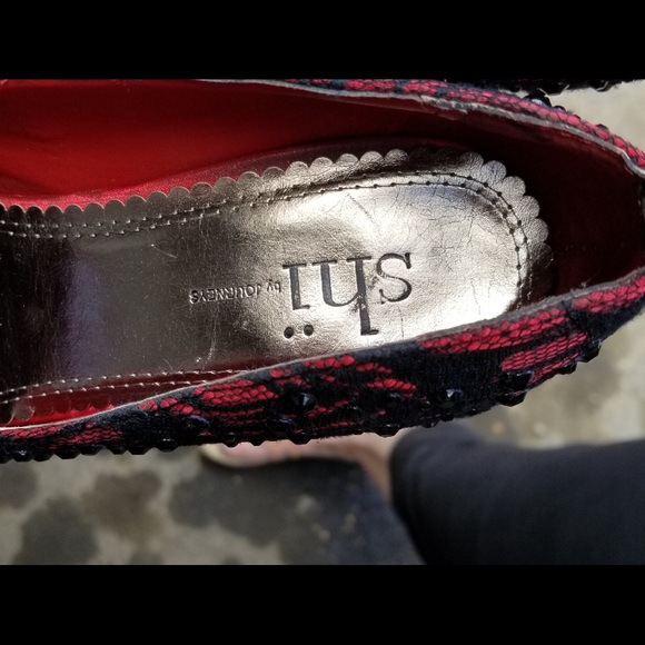 Shi by JOURNEYS | Shoes | Shi By Journeys Heels Burgundy Laced High ...